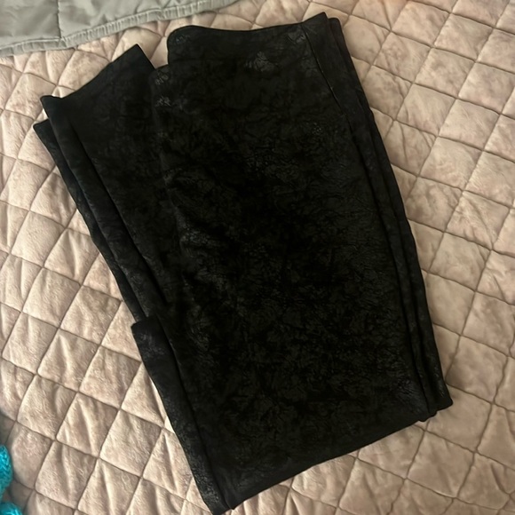 Bula | Pants & Jumpsuits | Bula Black W Gray Texture Design Leggings ...